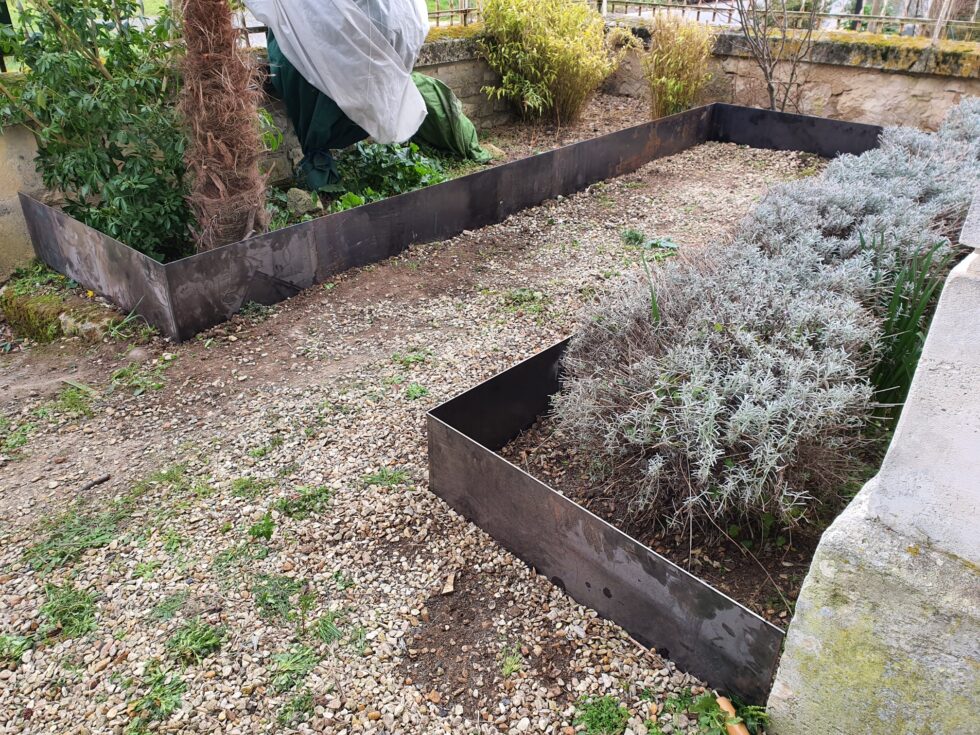 BORDURES EN ACIER CORTEN - OUTDOOR METAL CREATION